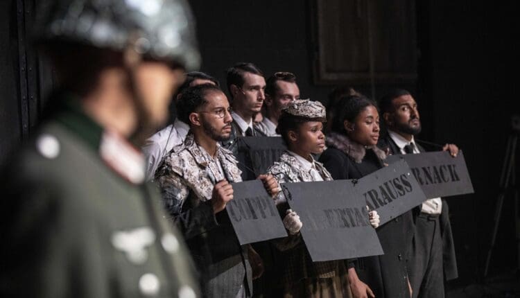 Critique Grand-peur et misère du IIIe Reich | M La Scène Blog Théâtre