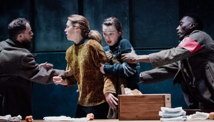 Critique L'Esthétique de la résistance | M La Scène Blog Théâtre